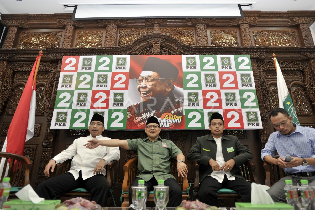 DISKUSI PKB - GUS DUR | ANTARA Foto DISKUSI PKB - GUS DUR | ANTARA Foto