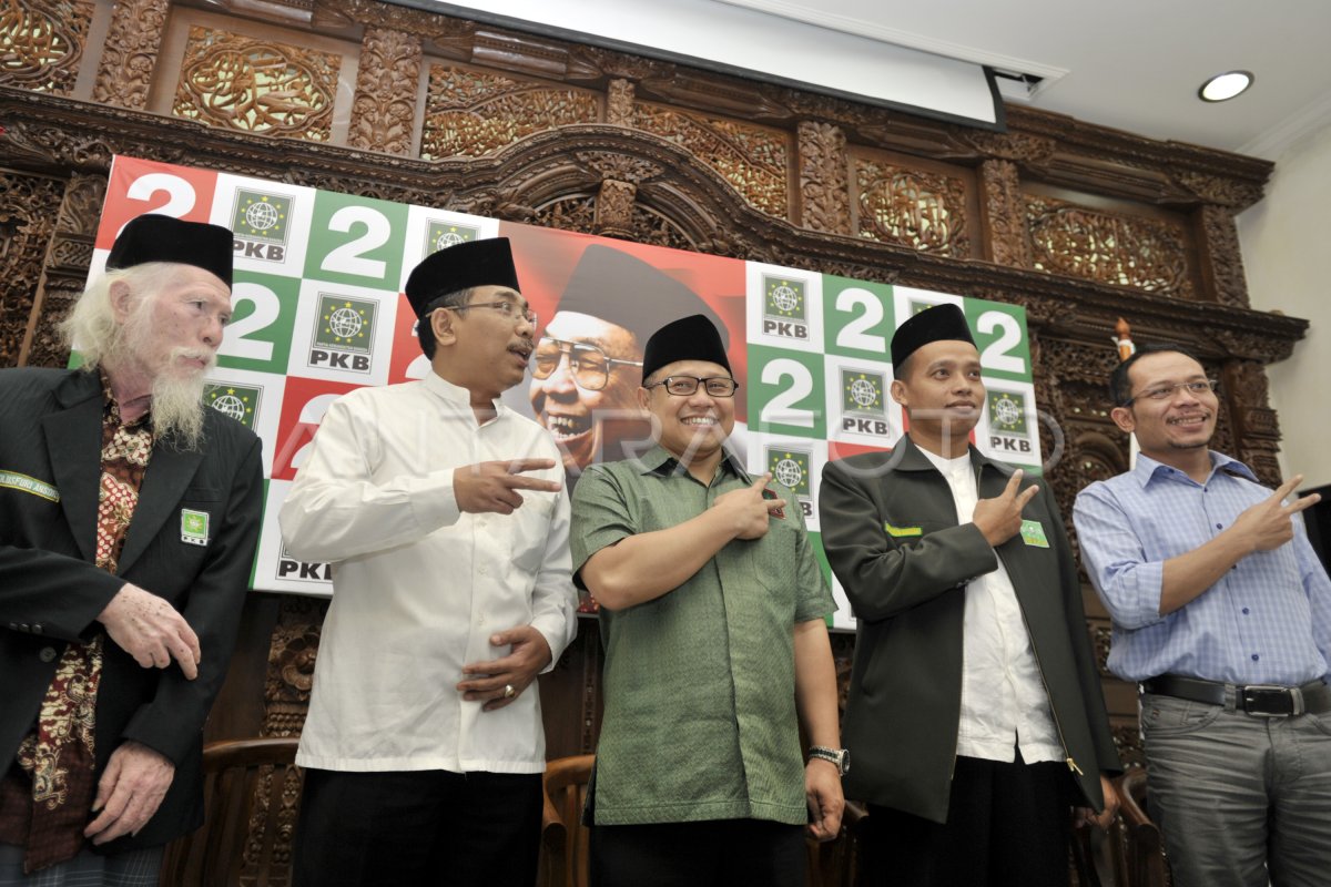 DISKUSI PKB - GUS DUR | ANTARA Foto DISKUSI PKB - GUS DUR | ANTARA Foto