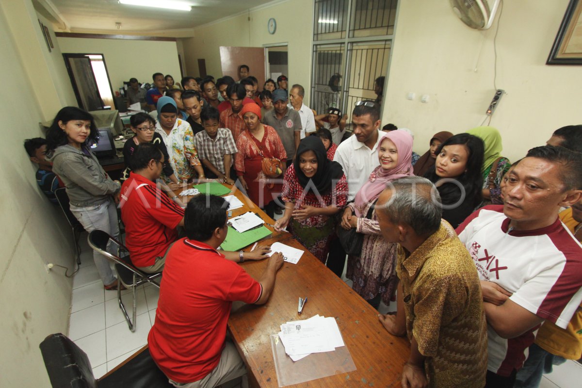 RELOKASI PASAR TANAH ABANG | ANTARA Foto