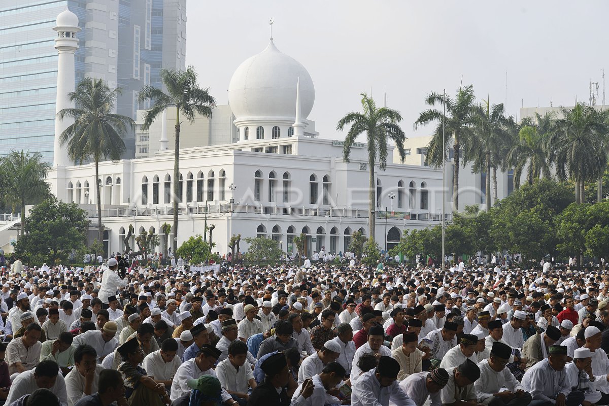 SALAT IDUL FITRI AL AZHAR | ANTARA Foto