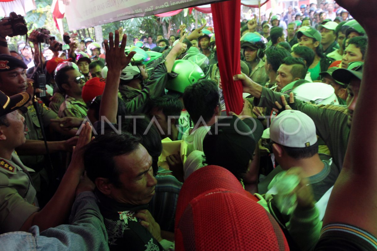 RICUH KUBU RAYA | ANTARA Foto RICUH KUBU RAYA | ANTARA Foto