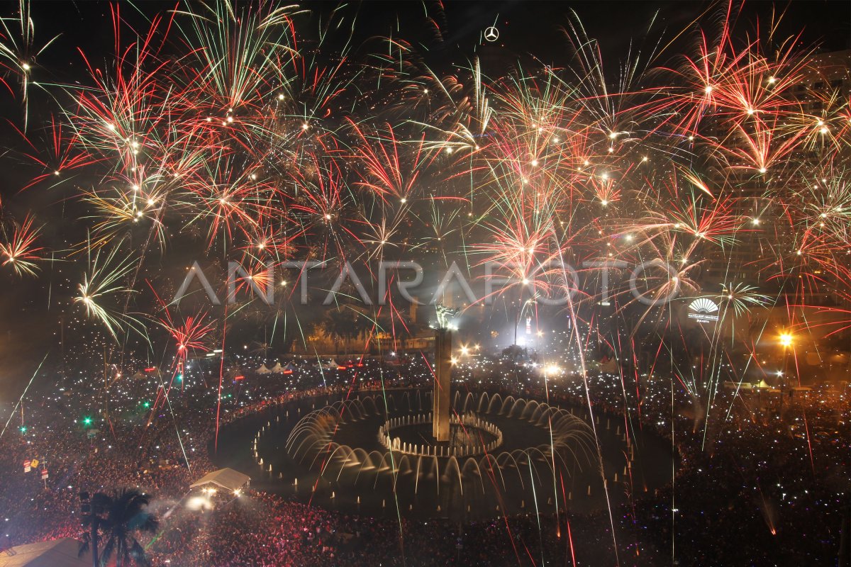 PESTA KEMBANG API | ANTARA Foto