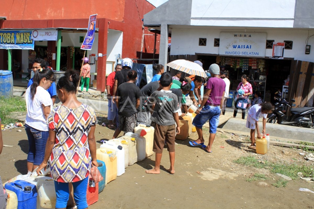 MINYAK TANAH | ANTARA Foto MINYAK TANAH | ANTARA Foto