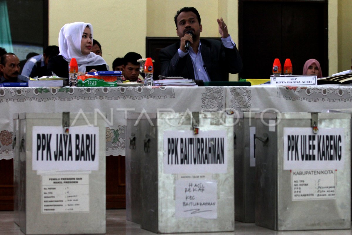 PLENO PENGHITUNGAN SUARA PEMILU | ANTARA Foto