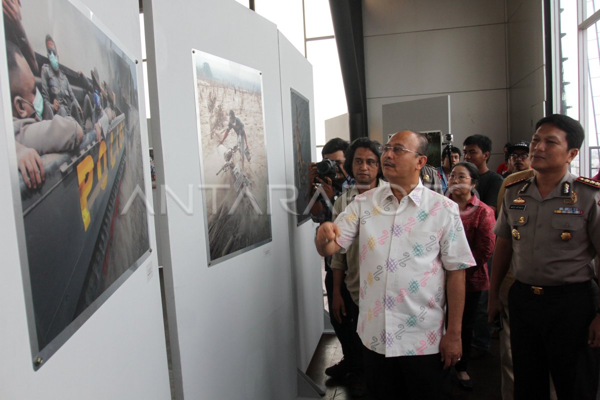 PEMBUKAAN PEMERAN SINABUNG KELUD CALLING | ANTARA Foto PEMBUKAAN PEMERAN SINABUNG KELUD CALLING | ANTARA Foto