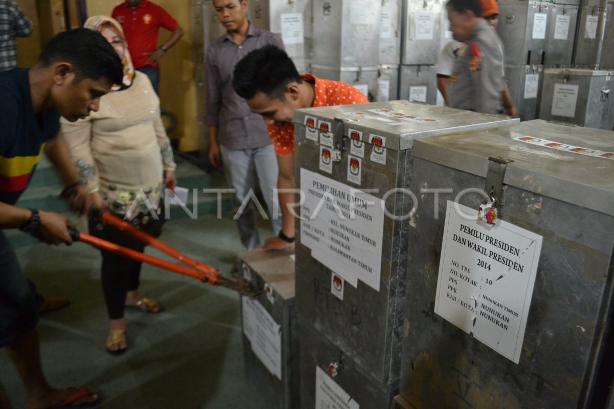 PEMBUKAAN KOTAK SUARA PILPRES NUNUKAN | ANTARA Foto PEMBUKAAN KOTAK SUARA PILPRES NUNUKAN | ANTARA Foto