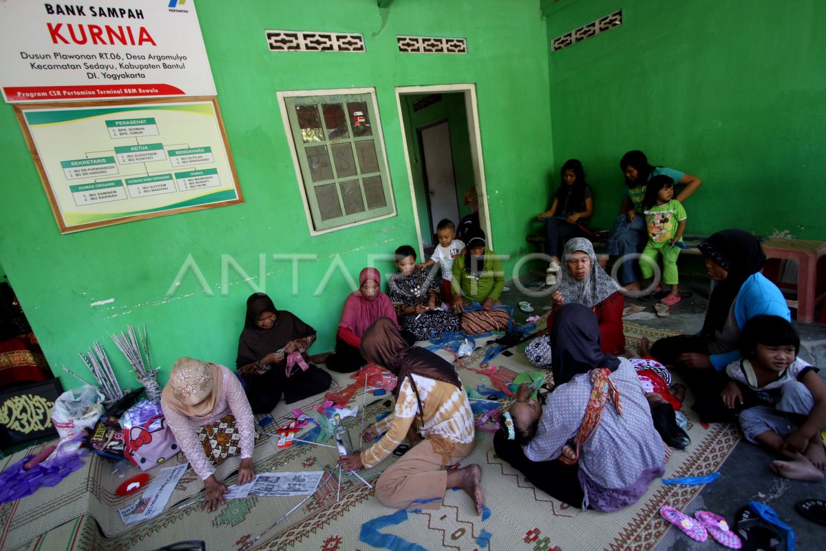 BANK SAMPAH BINAAN PERTAMINA | ANTARA Foto BANK SAMPAH BINAAN PERTAMINA | ANTARA Foto