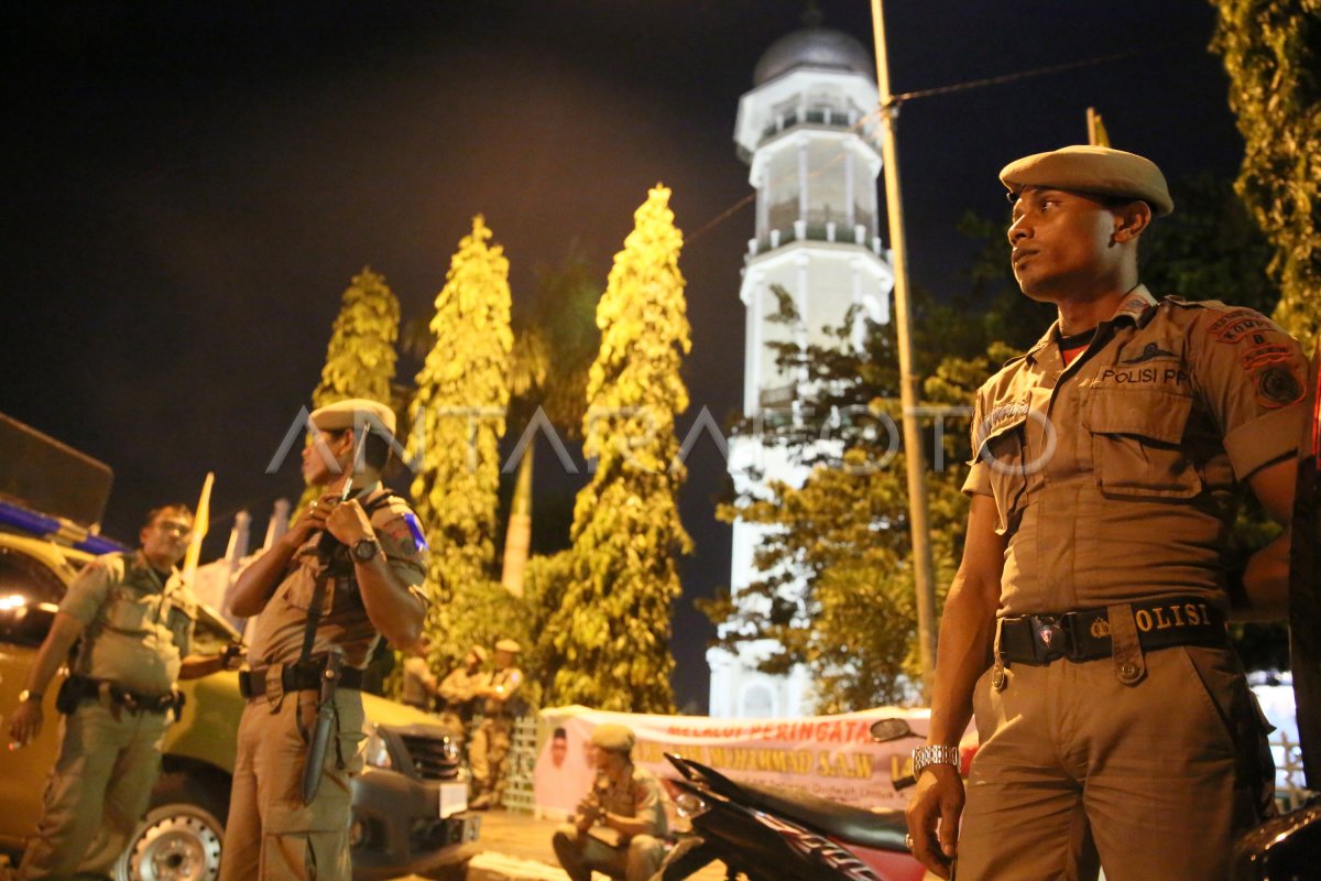 LARANGAN PERAYAAN TAHUN BARU | ANTARA Foto LARANGAN PERAYAAN TAHUN BARU | ANTARA Foto