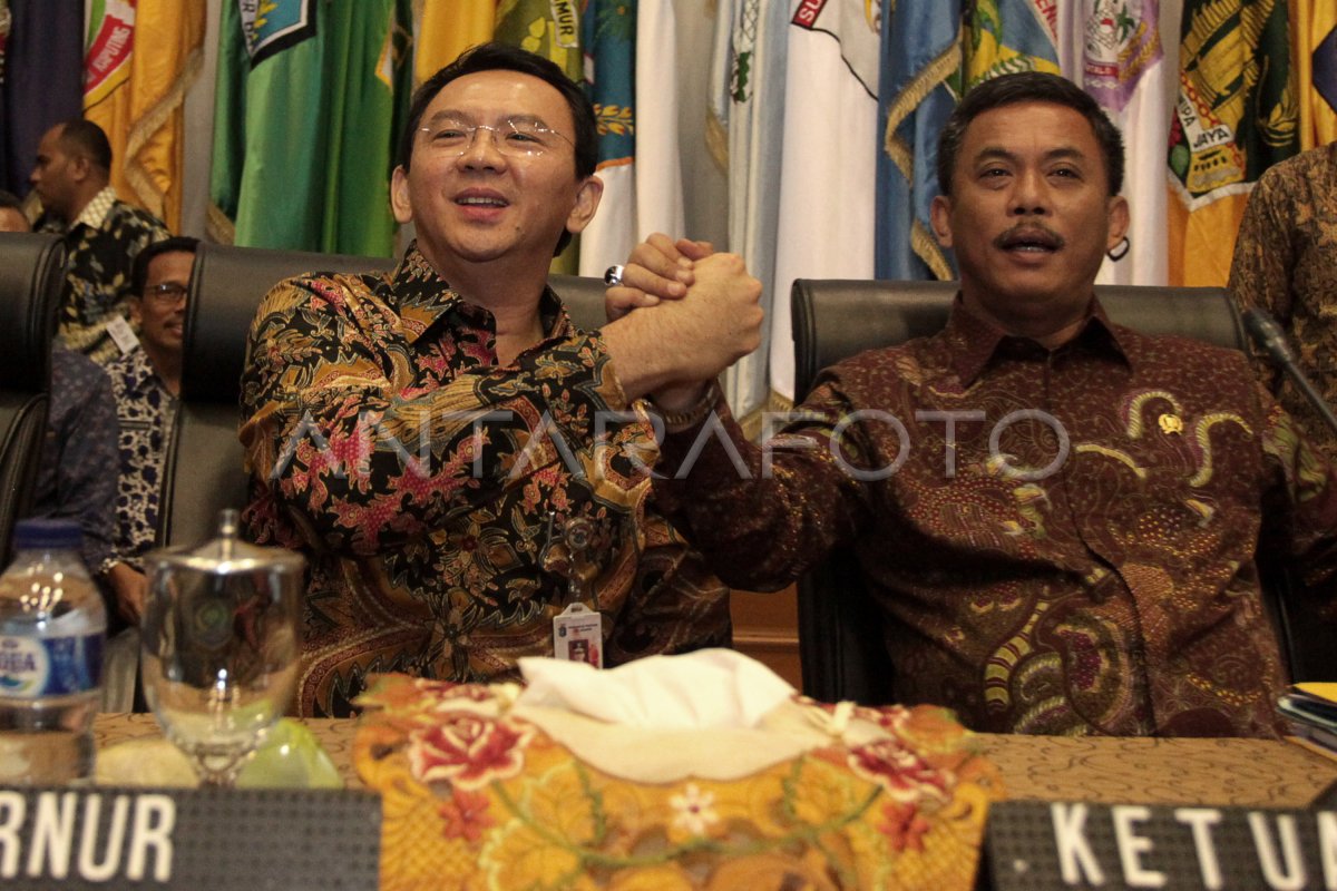 RAPAT EVALUASI RAPERDA DKI | ANTARA Foto RAPAT EVALUASI RAPERDA DKI | ANTARA Foto