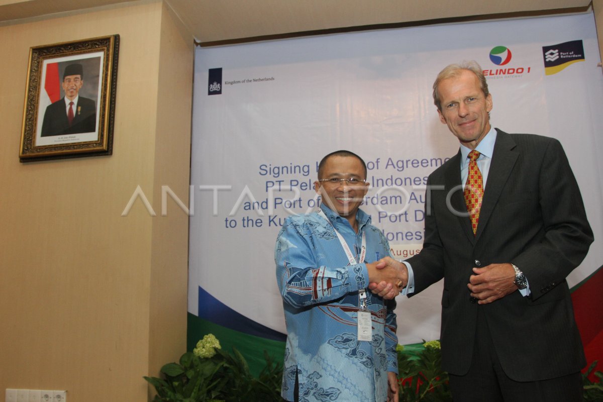 PERJANJIAN PENGEMBANGAN KUALA TANJUNG | ANTARA Foto PERJANJIAN PENGEMBANGAN KUALA TANJUNG | ANTARA Foto