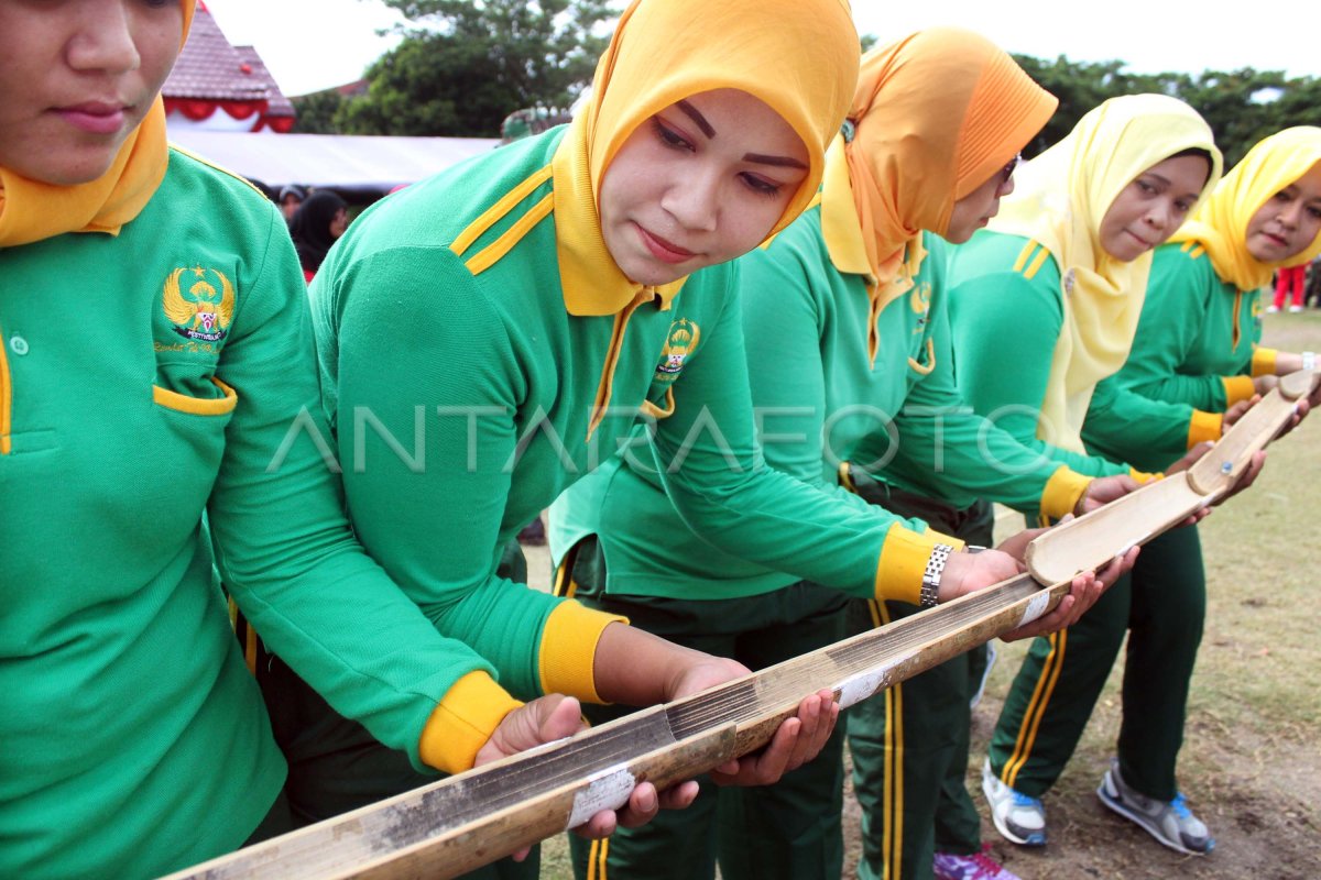 LOMBA MEMPERINGATI HUT TNI | ANTARA Foto