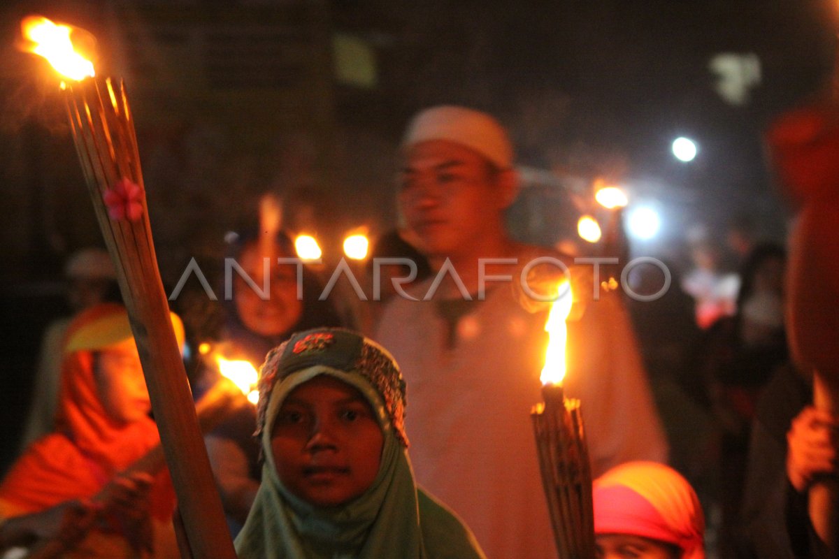 PAWAI OBOR 1 MUHARRAM | ANTARA Foto PAWAI OBOR 1 MUHARRAM | ANTARA Foto