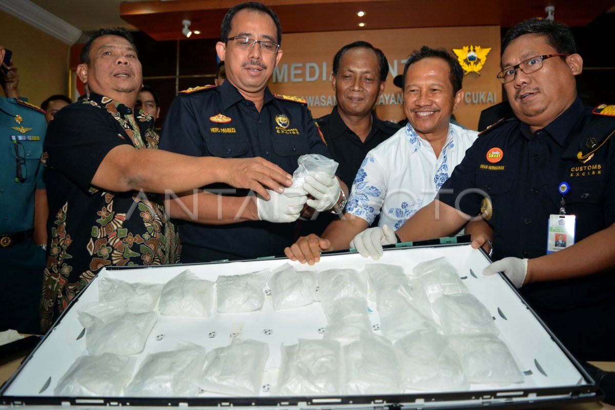 PENYELUNDUPAN SABU | ANTARA Foto