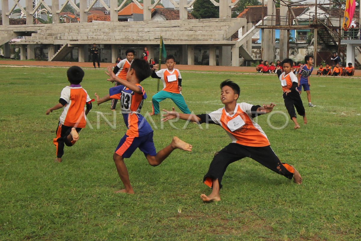 Permainan Tradisional Bentengan Antara Foto