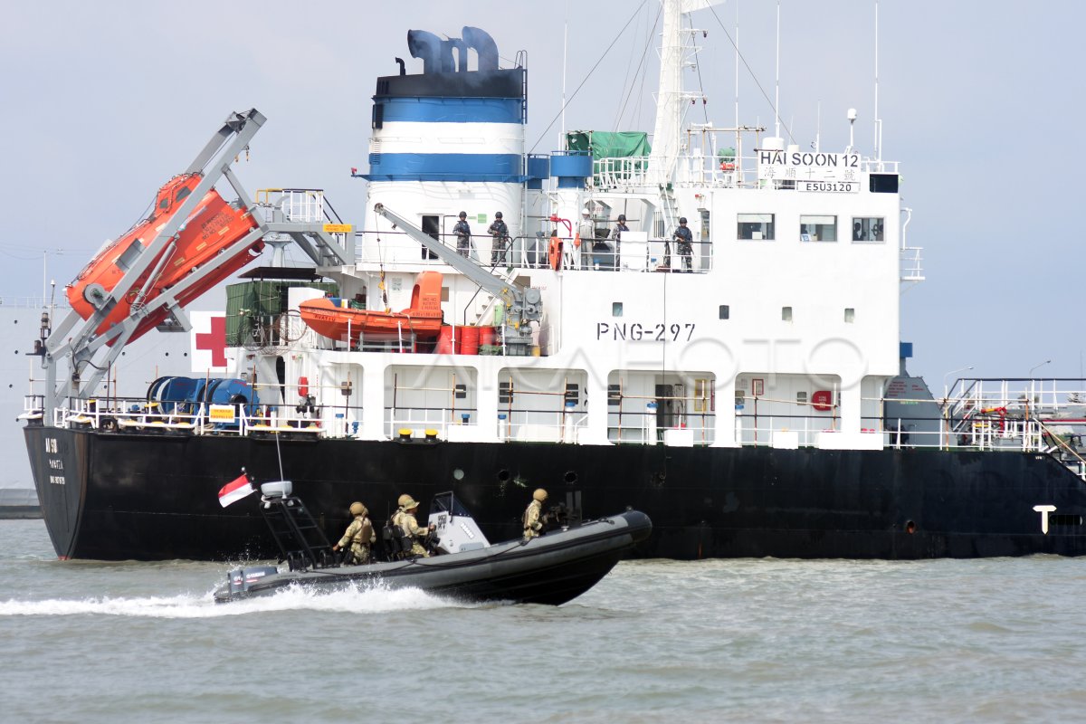 PEMBAJAKAN MV HAI SOON 12 | ANTARA Foto