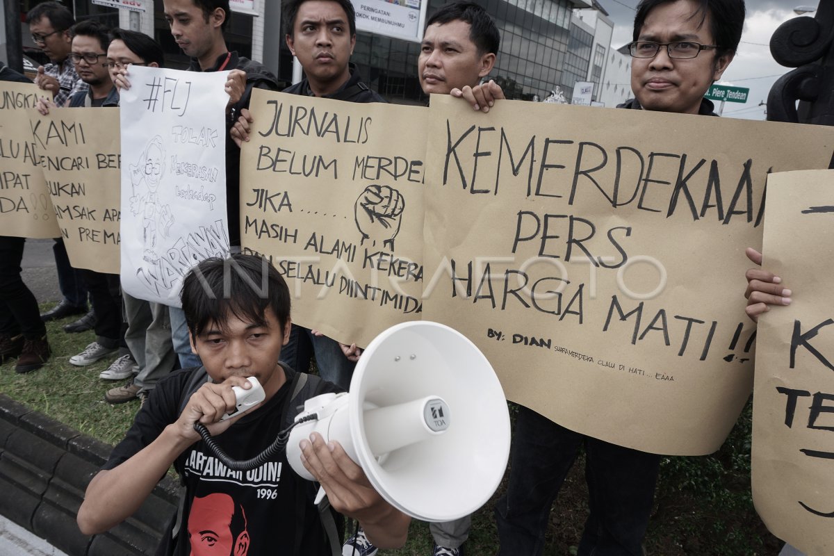 TOLAK KEKERASAN TERHADAP JURNALIS | ANTARA Foto TOLAK KEKERASAN TERHADAP JURNALIS | ANTARA Foto