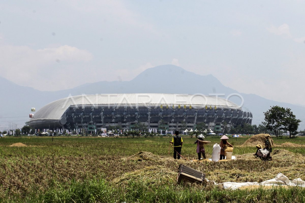 STADION GELORA BANDUNG LAUTAN API | ANTARA Foto