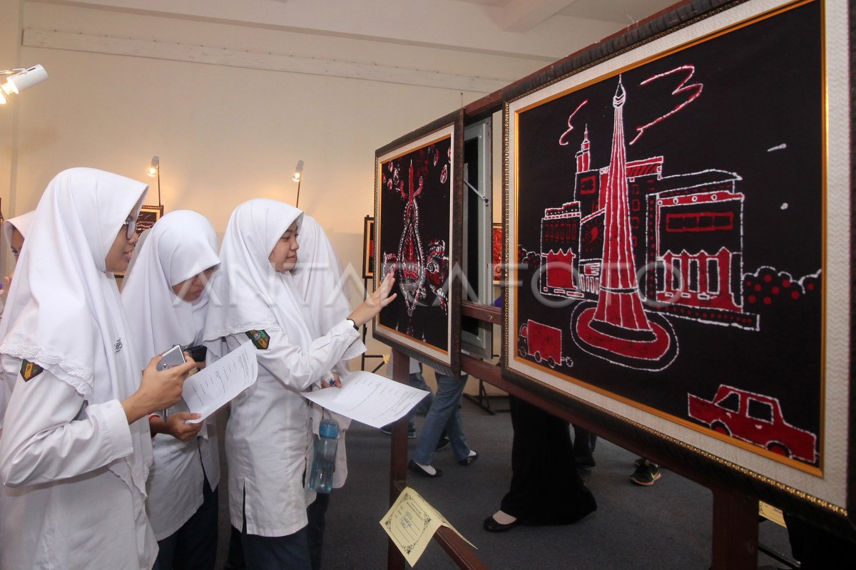 Pameran Lukisan Batik Pelajar Antara Foto