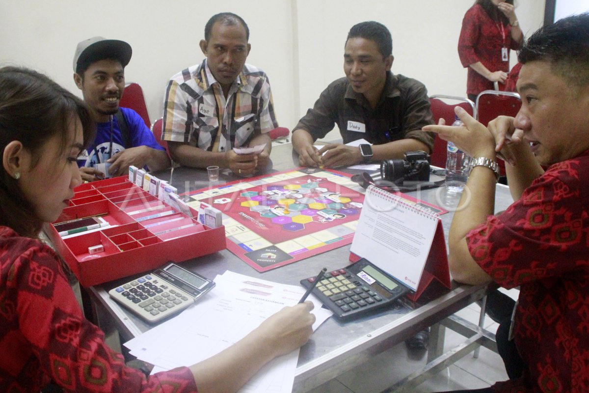 EDUKASI LITERASI KEUANGAN UNTUK WARTAWAN | ANTARA Foto