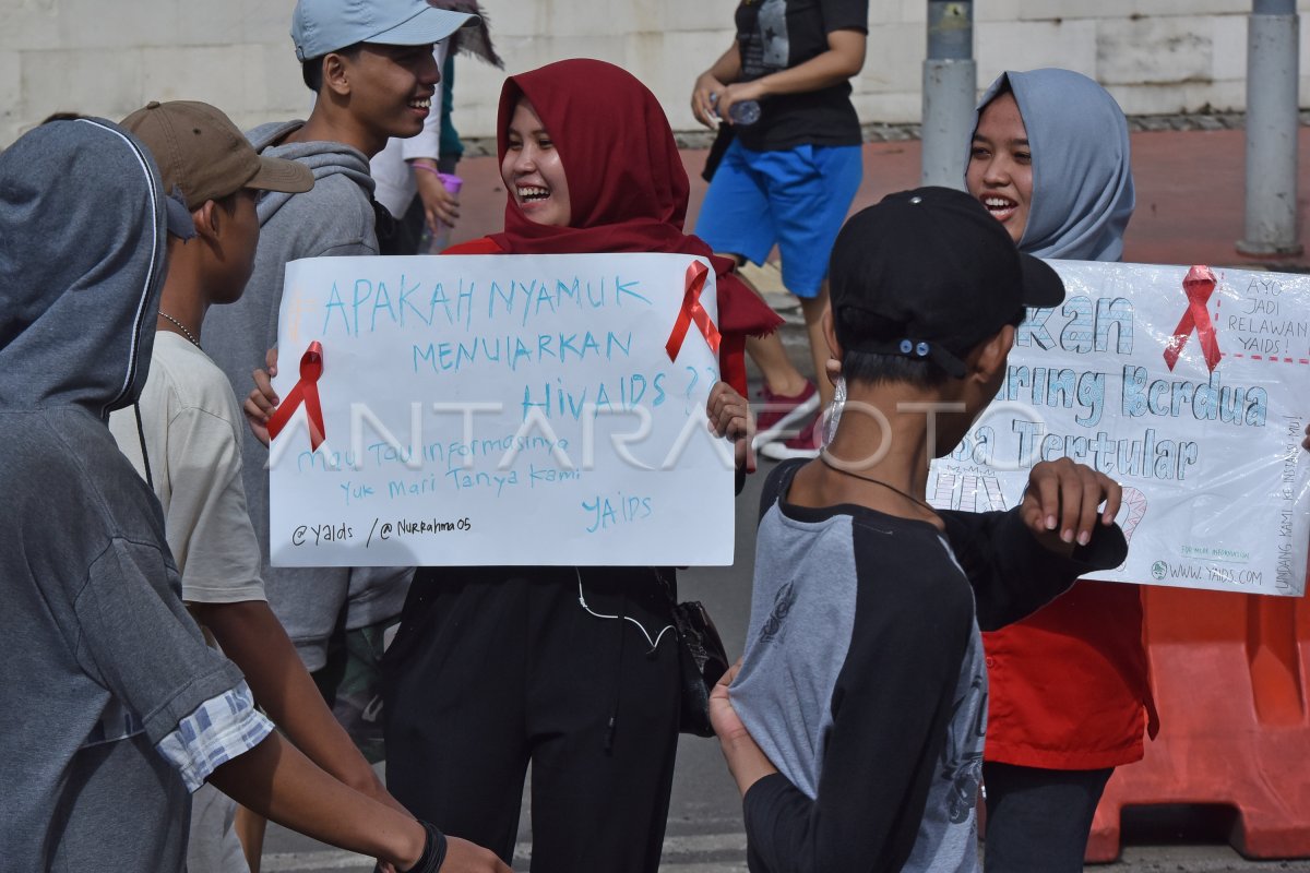 KAMPANYE BAHAYA HIV/AIDS | ANTARA Foto