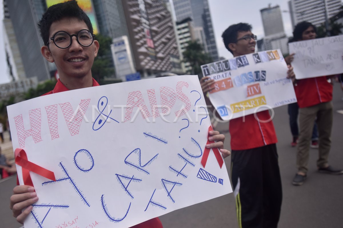 KAMPANYE BAHAYA HIV/AIDS | ANTARA Foto