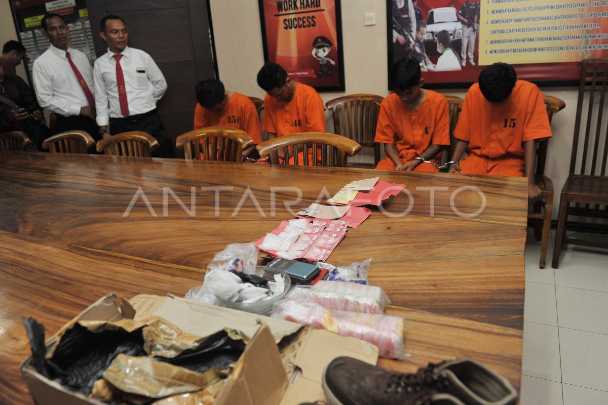 JARINGAN NARKOBA LAPAS KEROBOKAN | ANTARA Foto JARINGAN NARKOBA LAPAS KEROBOKAN | ANTARA Foto