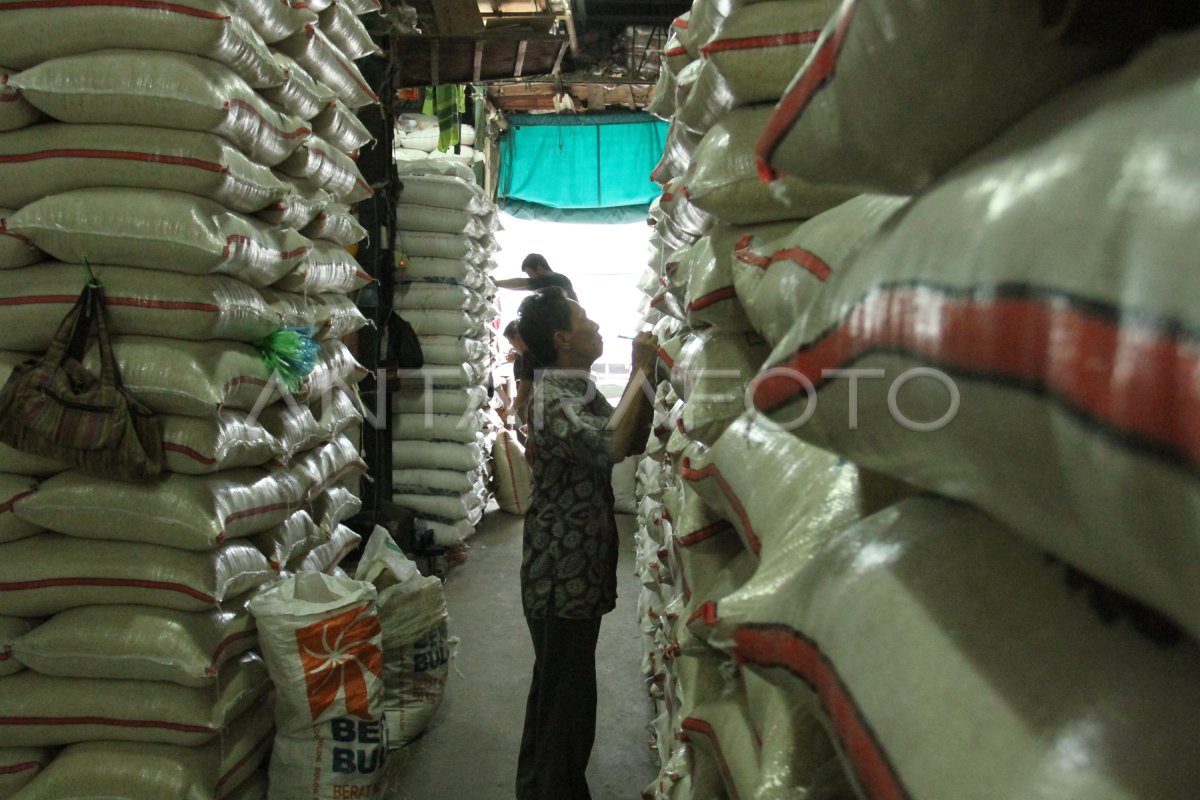 STOK BERAS AMAN | ANTARA Foto