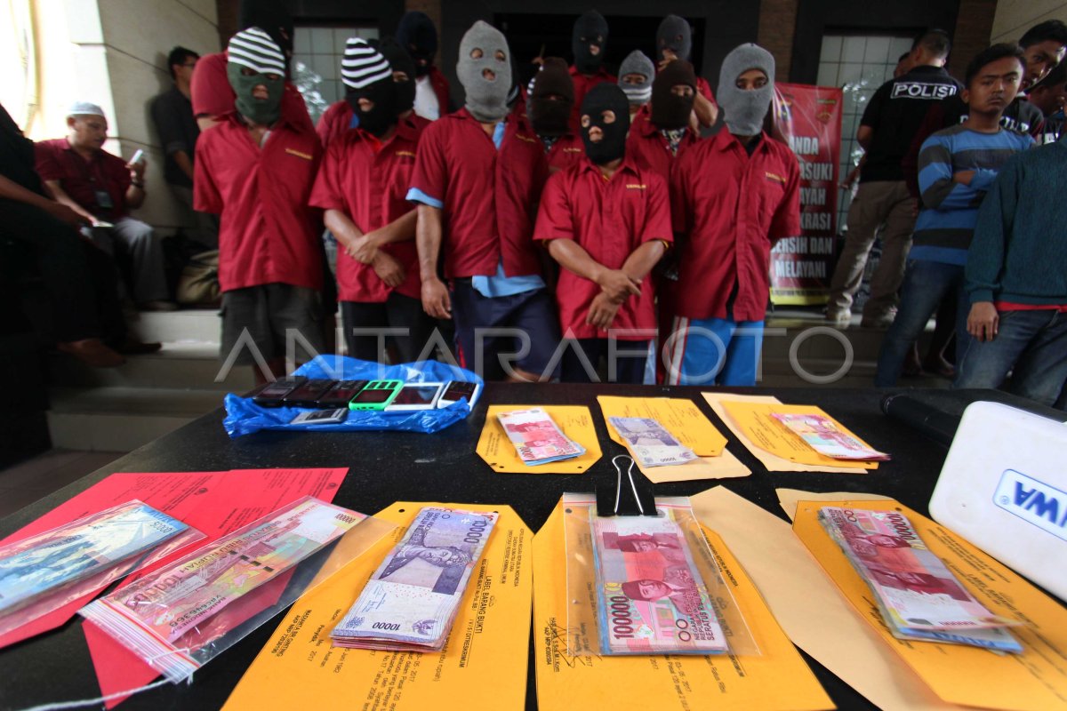 PENANGKAPAN PELAKU PERDAGANGAN MANUSIA | ANTARA Foto PENANGKAPAN PELAKU PERDAGANGAN MANUSIA | ANTARA Foto