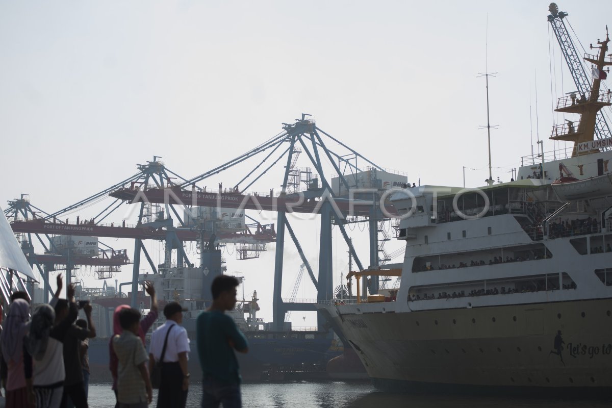 MUDIK DARI TANJUNG PRIOK | ANTARA Foto