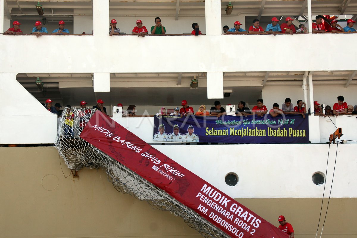 ARUS MUDIK PELABUHAN TANJUNG PRIOK | ANTARA Foto
