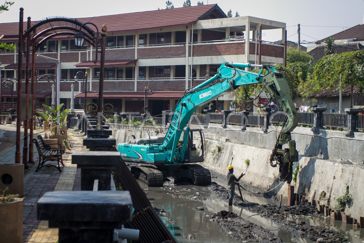 PROYEK NORMALISASI SUNGAI | ANTARA Foto