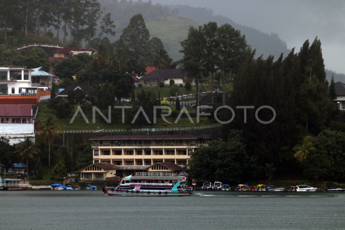 WISATA DANAU TOBA | ANTARA Foto