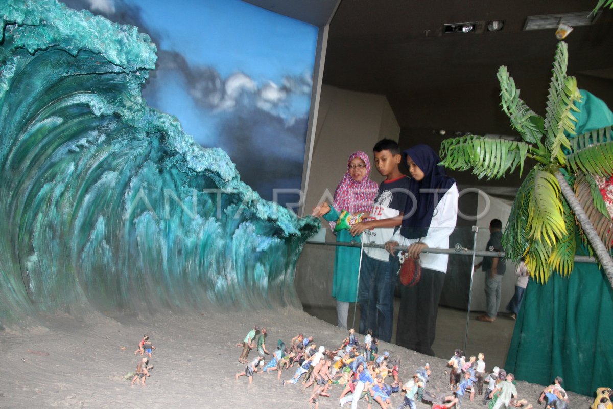 WISATA MUSEUM TSUNAMI ACEH | ANTARA Foto