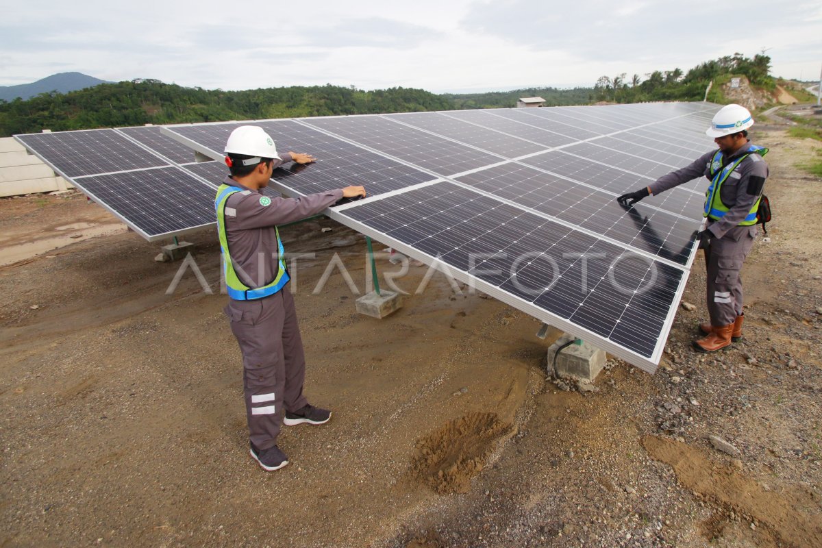 PLTS DI JALAN TOL TRANS SUMATERA | ANTARA Foto PLTS DI JALAN TOL TRANS SUMATERA | ANTARA Foto