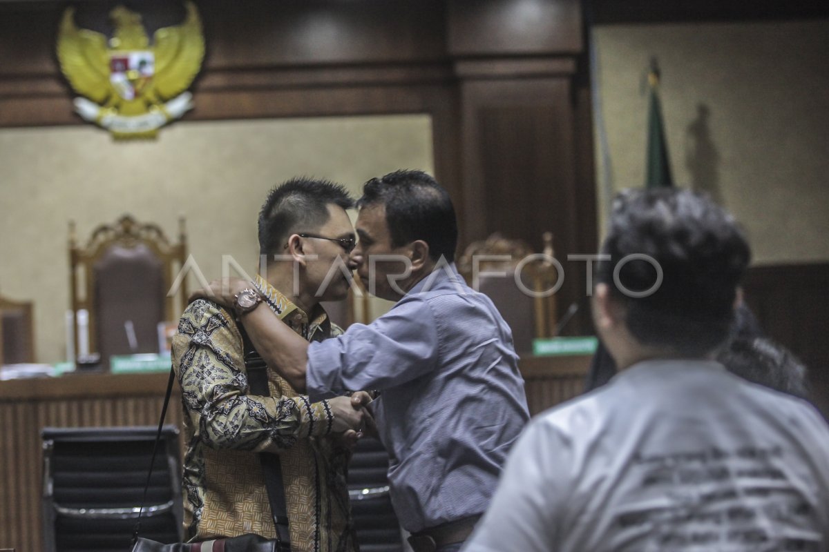 SIDANG PEMBELAAN ADITYA MOHA | ANTARA Foto SIDANG PEMBELAAN ADITYA MOHA | ANTARA Foto