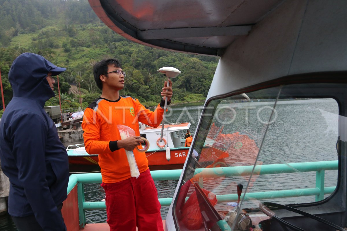 ALAT PENDETEKSI KEDALAMAN DANAU | ANTARA Foto