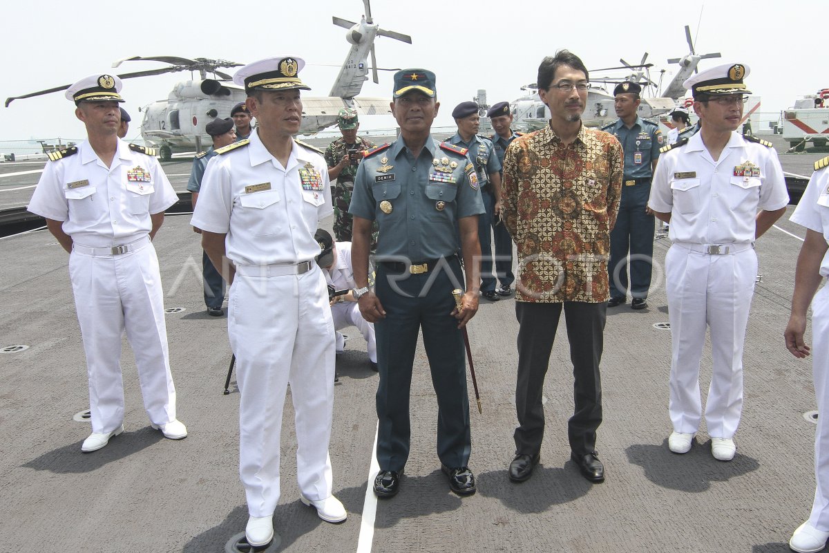 KUNJUNGAN KAPAL PERANG JEPANG | ANTARA Foto KUNJUNGAN KAPAL PERANG JEPANG | ANTARA Foto
