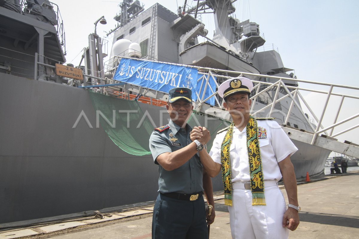 KUNJUNGAN KAPAL PERANG JEPANG | ANTARA Foto KUNJUNGAN KAPAL PERANG JEPANG | ANTARA Foto