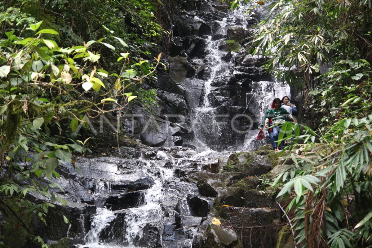 TARGET KUNJUNGAN WISATAWAN NUSANTARA | ANTARA Foto