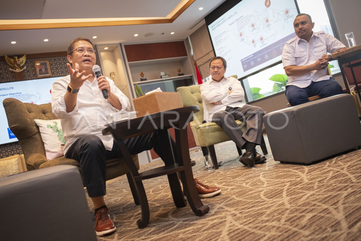 DISKUSI PROYEK PALAPA RING | ANTARA Foto DISKUSI PROYEK PALAPA RING | ANTARA Foto