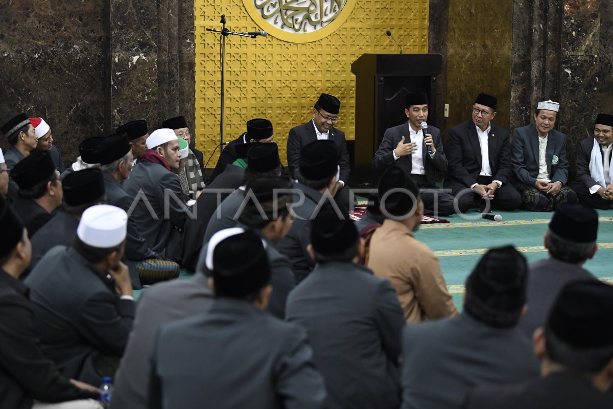 ISTANA PERINGATI MAULID NABI MUHAMMAD SAW | ANTARA Foto ISTANA PERINGATI MAULID NABI MUHAMMAD SAW | ANTARA Foto