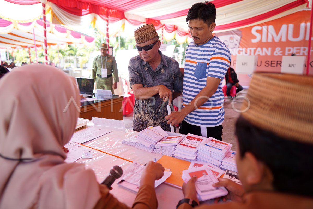 SIMULASI PEMUNGUTAN DAN PENGHITUNGAN SUARA | ANTARA Foto