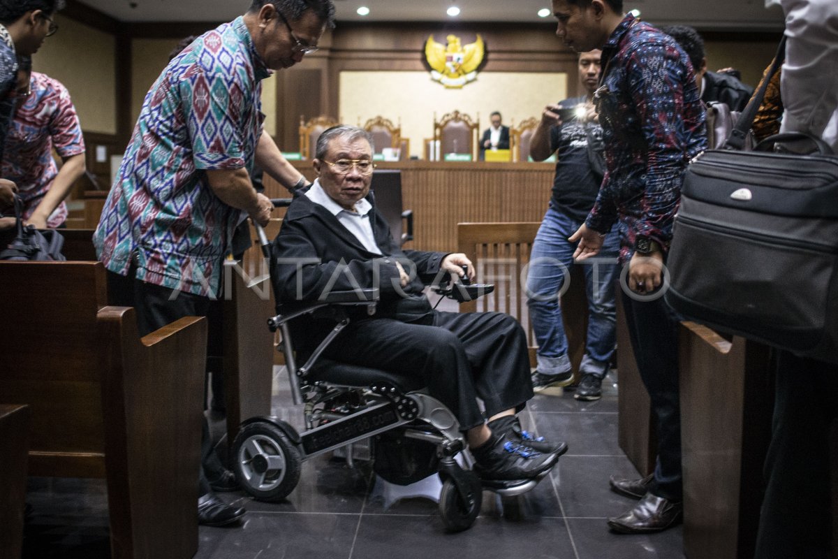 SIDANG PERDANA KASUS SUAP KEMENTERIAN PUPR | ANTARA Foto SIDANG PERDANA KASUS SUAP KEMENTERIAN PUPR | ANTARA Foto