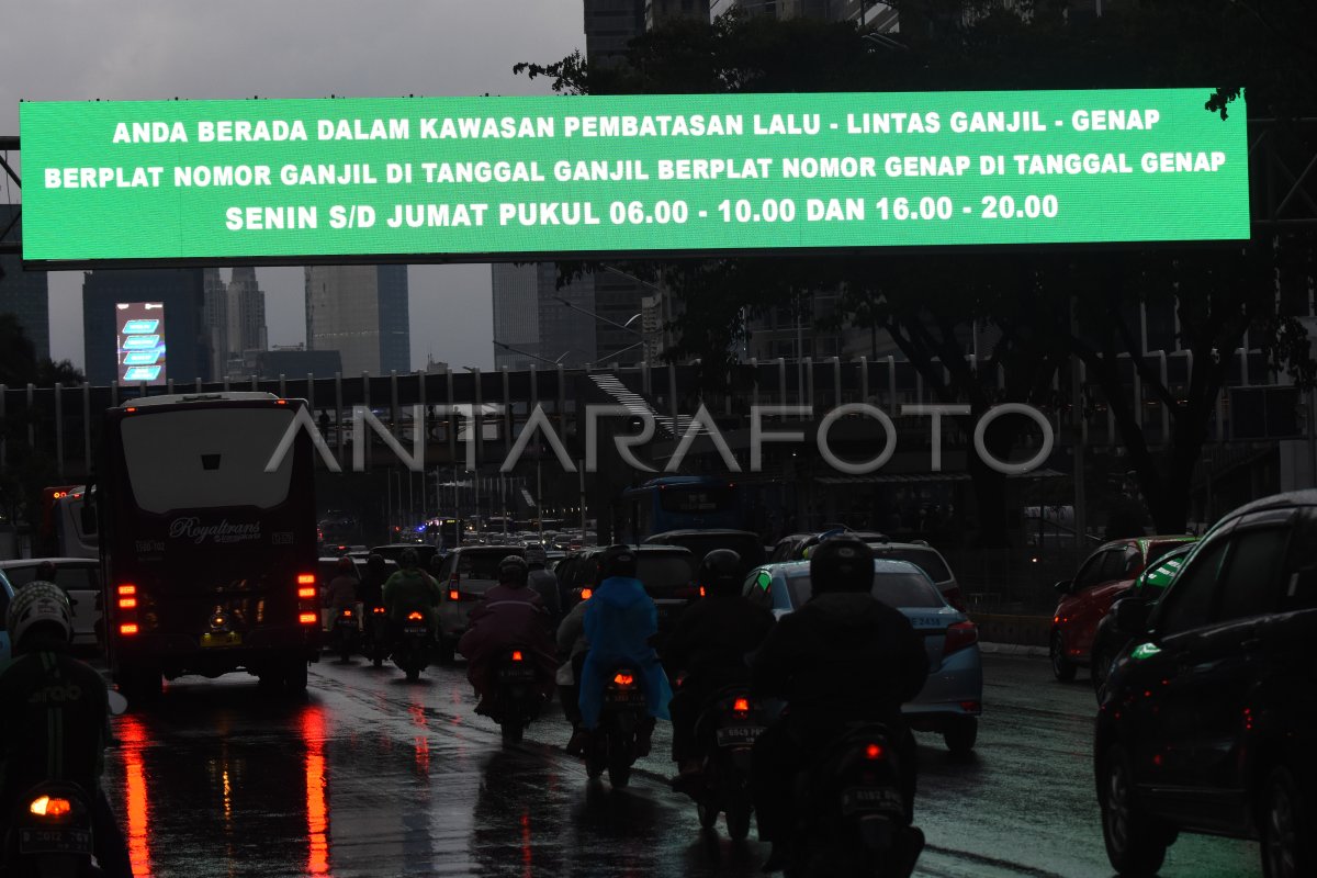 USULAN PERPANJANGAN WAKTU GANJIL-GENAP | ANTARA Foto USULAN PERPANJANGAN WAKTU GANJIL-GENAP | ANTARA Foto