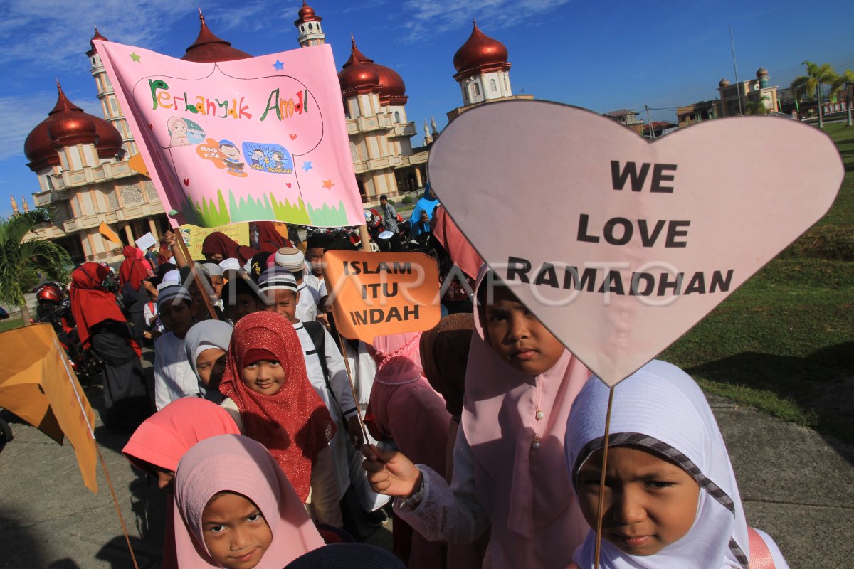 PAWAI SAMBUT RAMADHAN | ANTARA Foto PAWAI SAMBUT RAMADHAN | ANTARA Foto