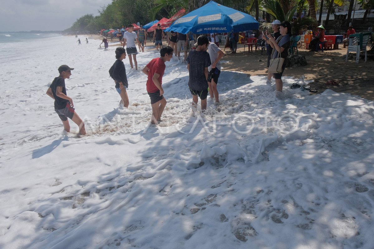 Gelombang Tinggi Di Selatan Bali Antara Foto