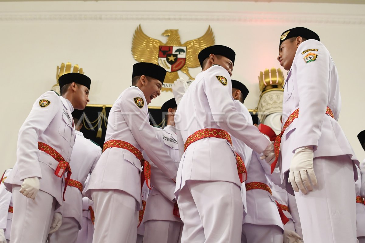 UPACARA PENGUKUHAN PASKIBRAKA | ANTARA Foto UPACARA PENGUKUHAN PASKIBRAKA | ANTARA Foto