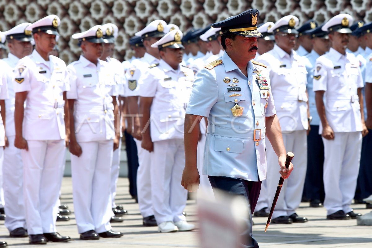 PANGLIMA TNI ZIARAH KE MAKAM SOEKARNO | ANTARA Foto PANGLIMA TNI ZIARAH KE MAKAM SOEKARNO | ANTARA Foto