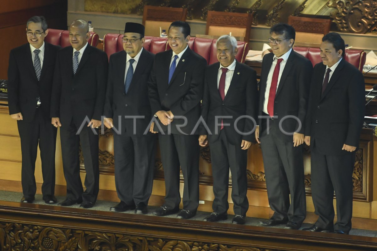 DPR SAHKAN ANGGOTA BPK TERPILIH | ANTARA Foto