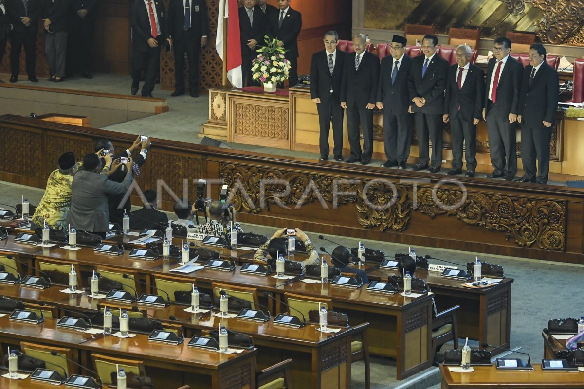 DPR SAHKAN ANGGOTA BPK TERPILIH | ANTARA Foto